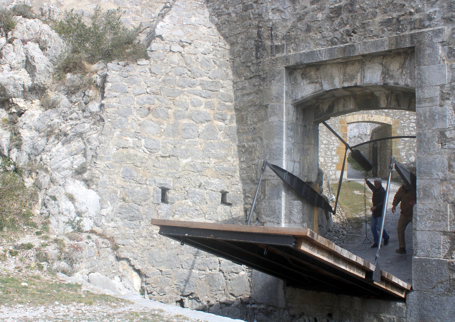Reconstitution d’un pont-levis à Zig-zag - Citadelle de Sisteron